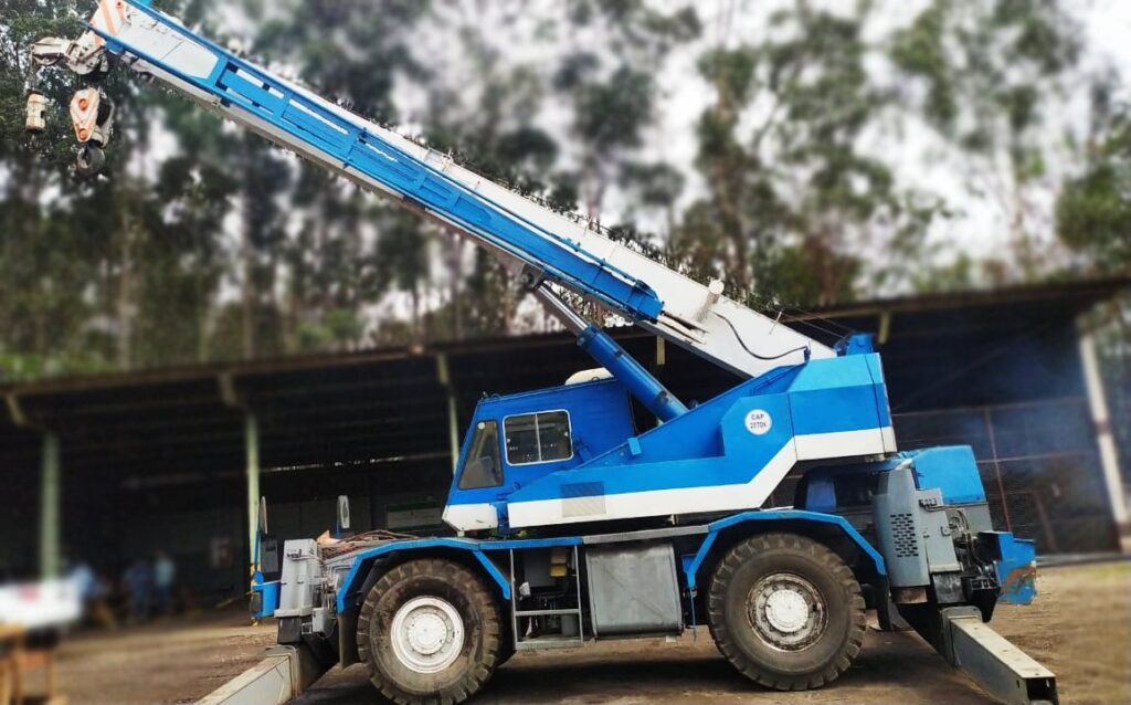 TADANO TR250 1991 25 TON. – Guindastes Theodoro